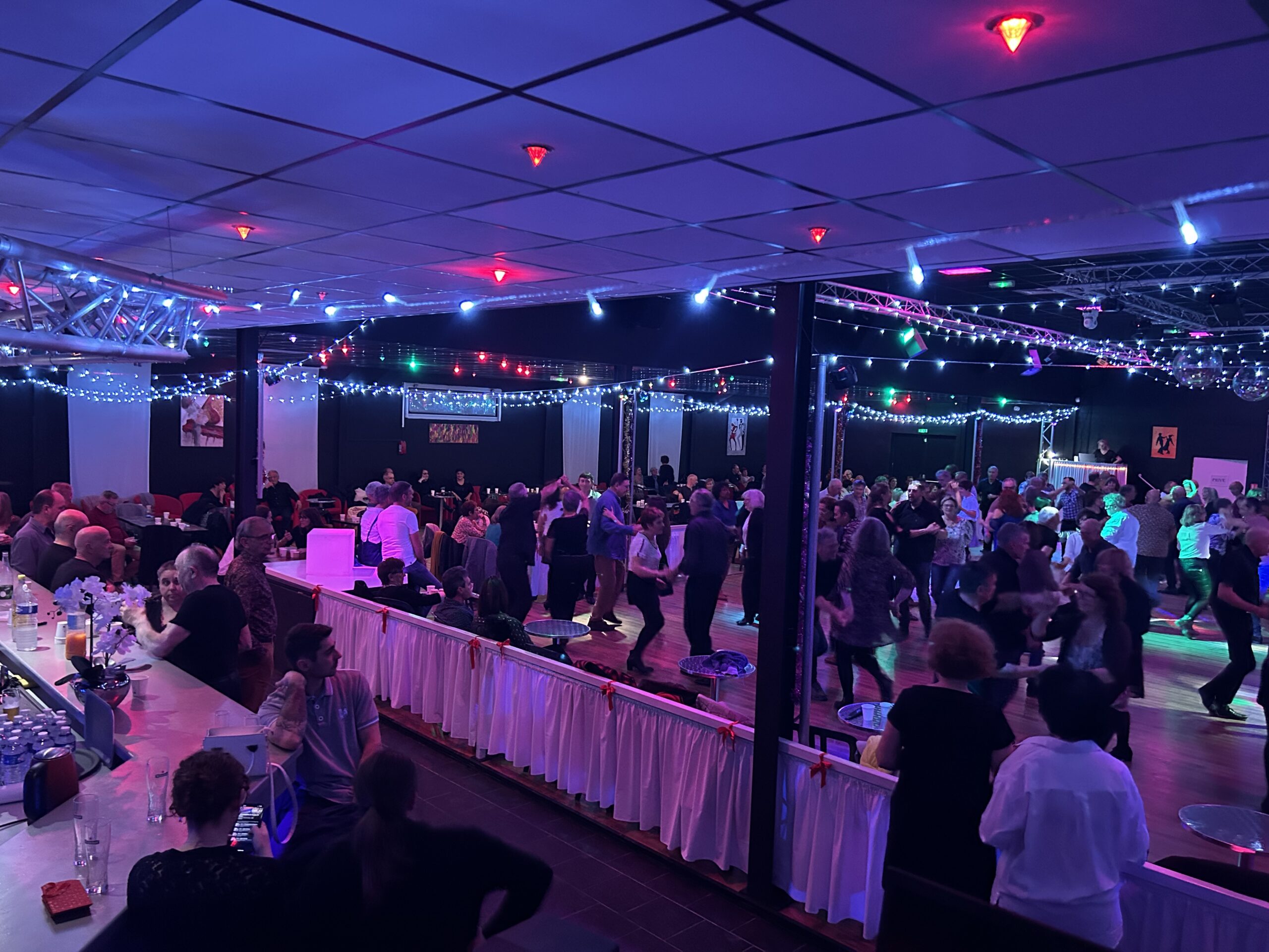 Le Bal - Dancing | Dancing à Villeneuve de Rivière